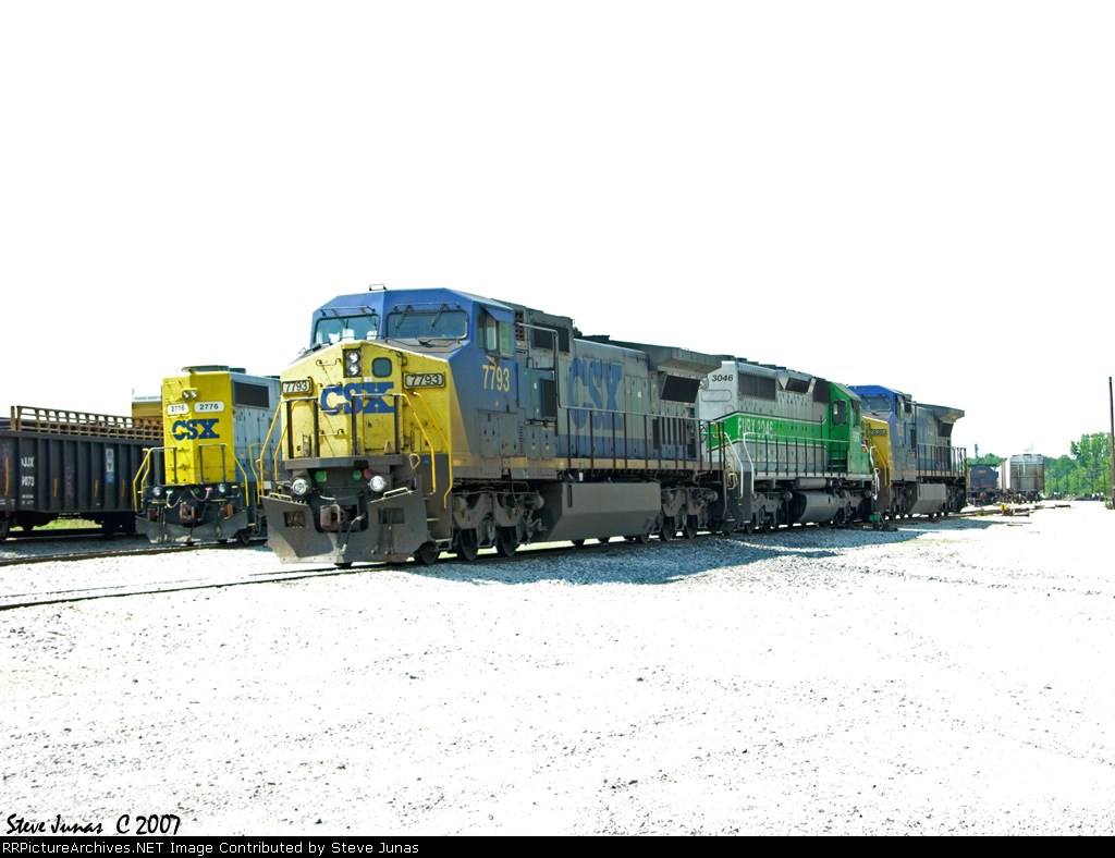 CSX 7793,FURX 3046